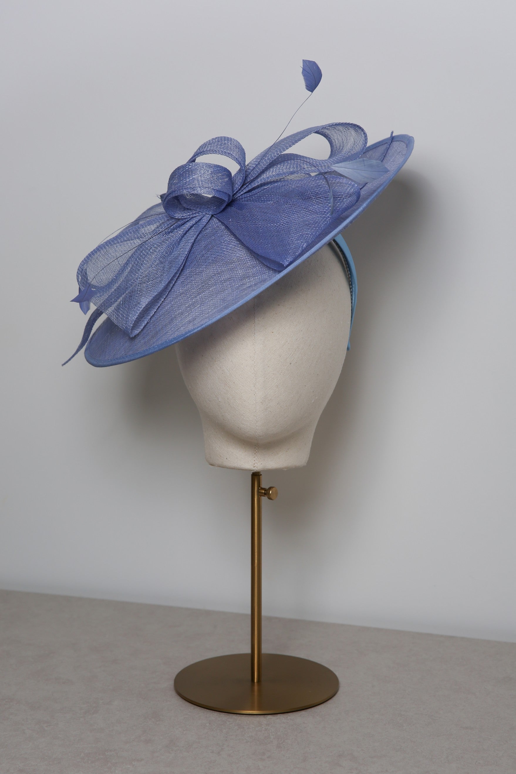 Condici Wide Looped Fascinator in Vibrant Sky – Aureva